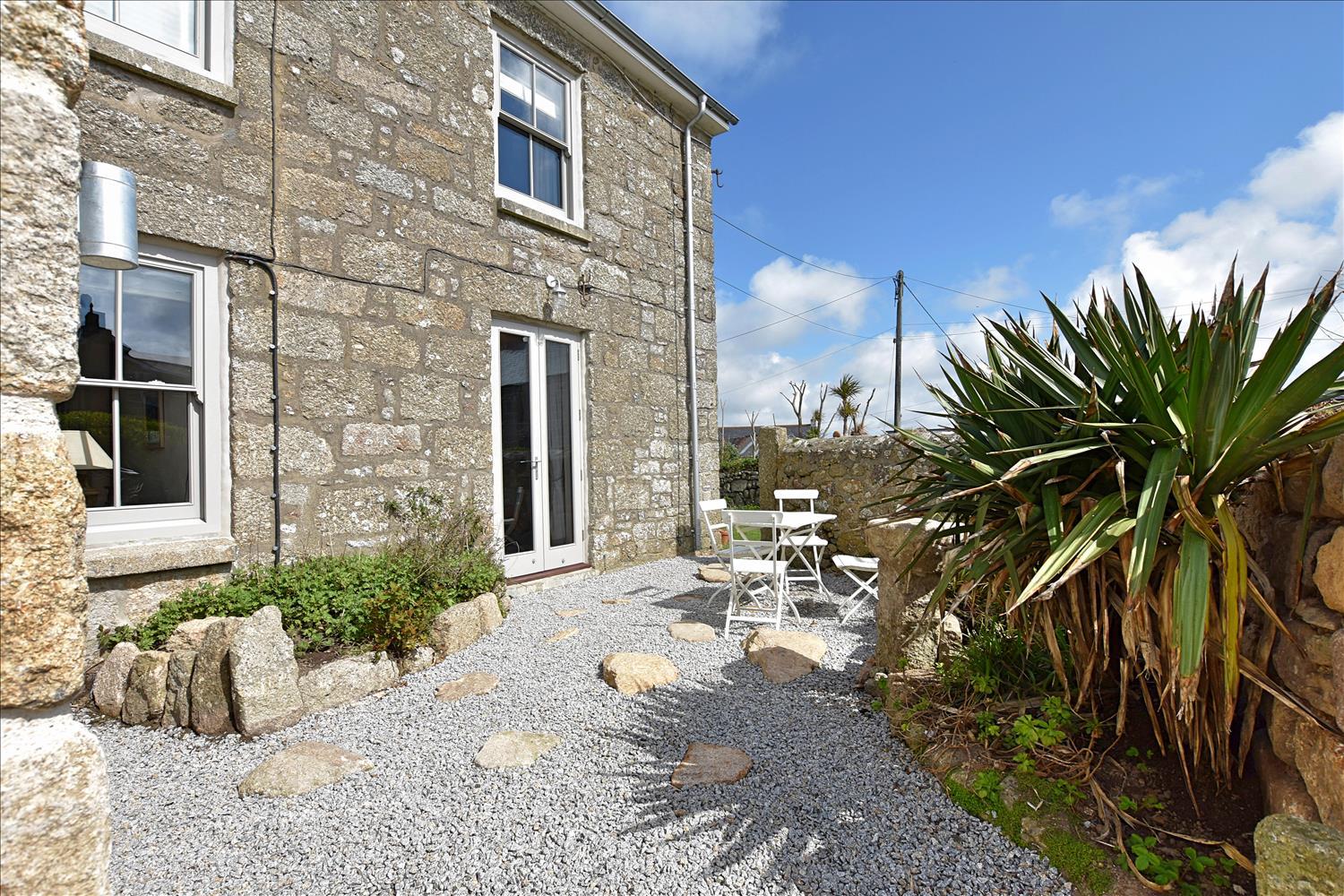 Manor Farm - holiday cottage West Cornwall